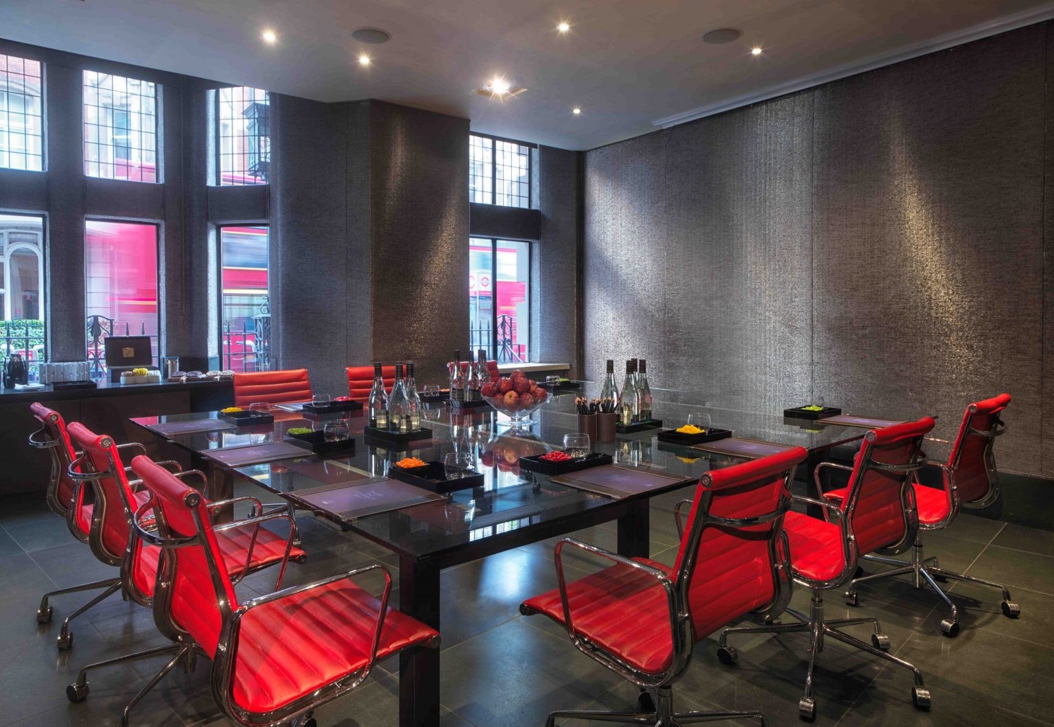 The Meeting Room Set-up Style Guide! - Findmeaconference Blog