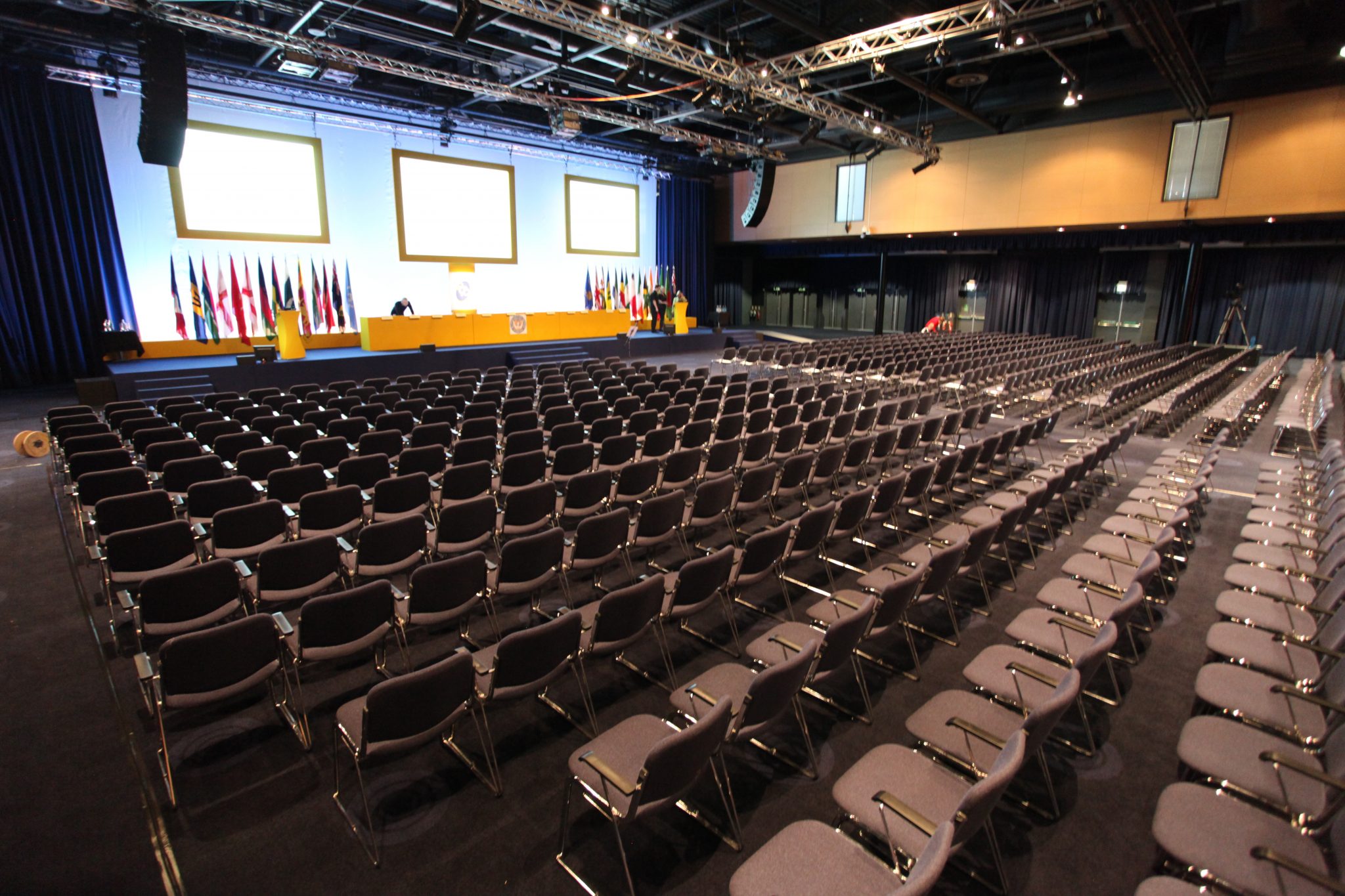 The Meeting Room Set-up Style Guide! - Findmeaconference Blog