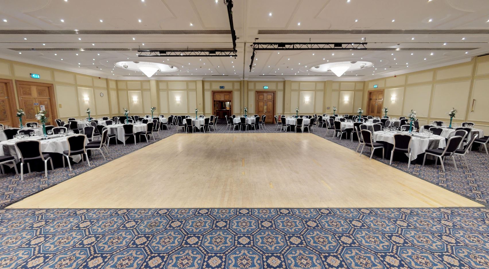 The Meeting Room Set-up Style Guide! - Findmeaconference Blog